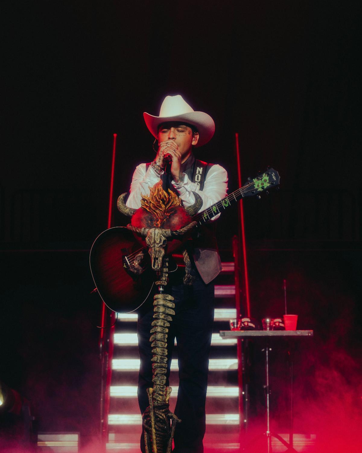 ÉXITO ROTUNDO: CHRISTIAN NODAL EL NUEVO REY DE LA MUSICA MEXICANA LLENA ...