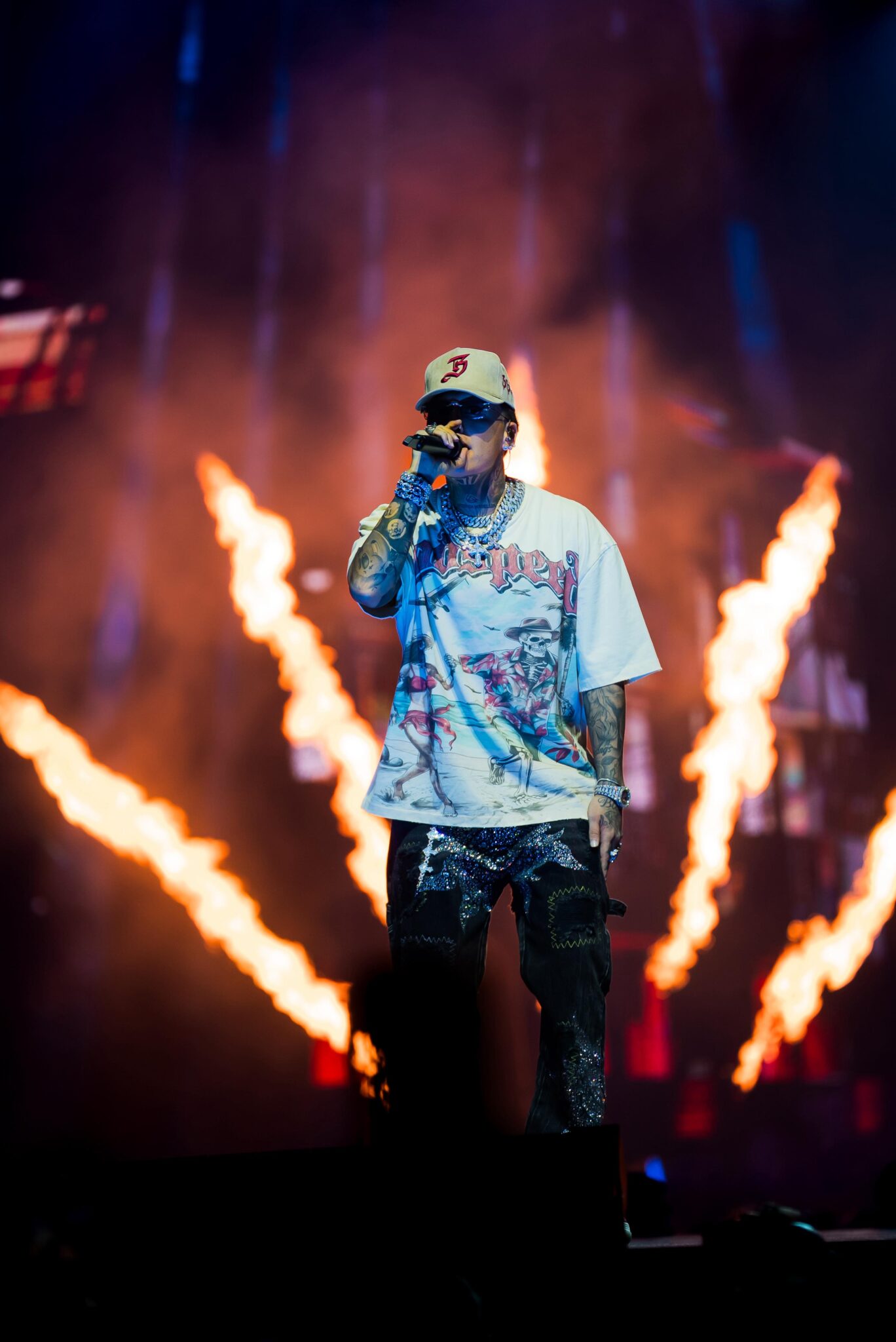 BLESSD HACE HISTORIA COMO EL PRIMER ARTISTA LATINO EN INAUGURAR LA ...